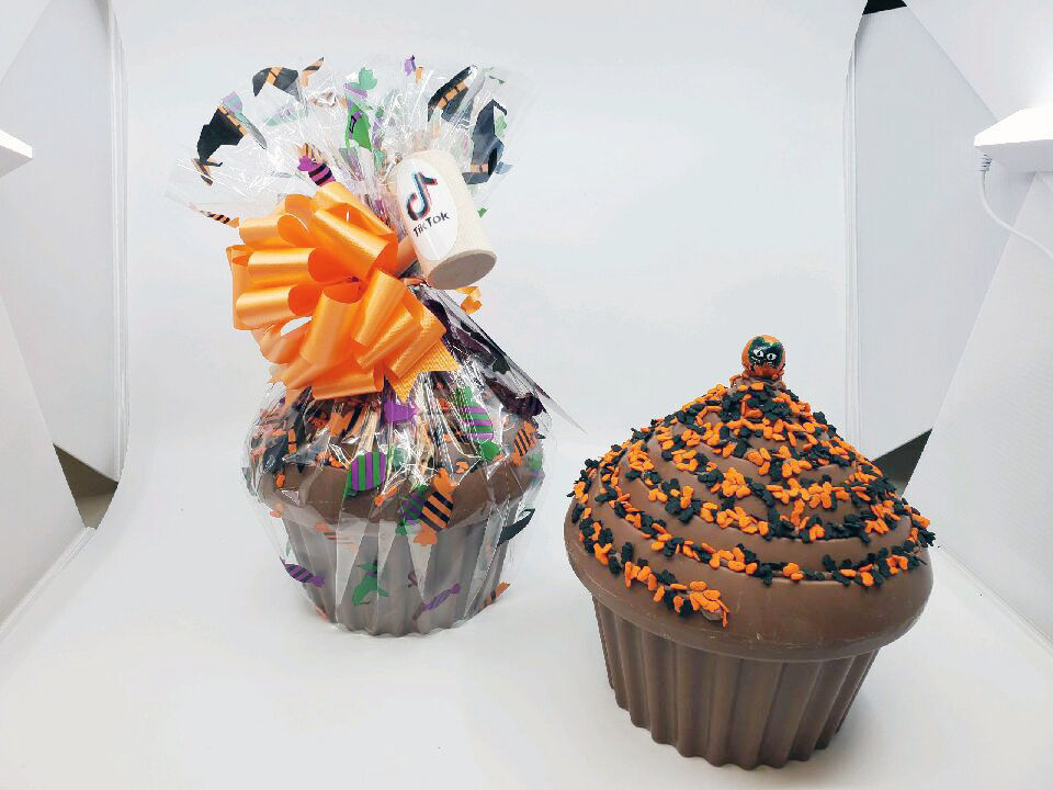 TikTok users surprised with Sarris chocolate bash cakes - Herald-Standard